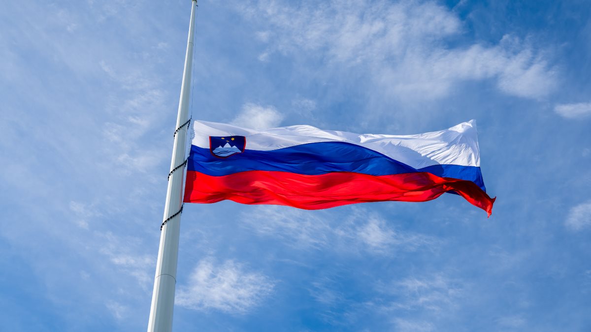 Dela prosti dnevi 2025: Pregled praznikov in prostih dni