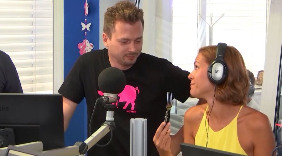 Igralec Dejan Krupić (Pr' Hostar) ''pokazal,'' kako bi osvojil Nušo Lesar