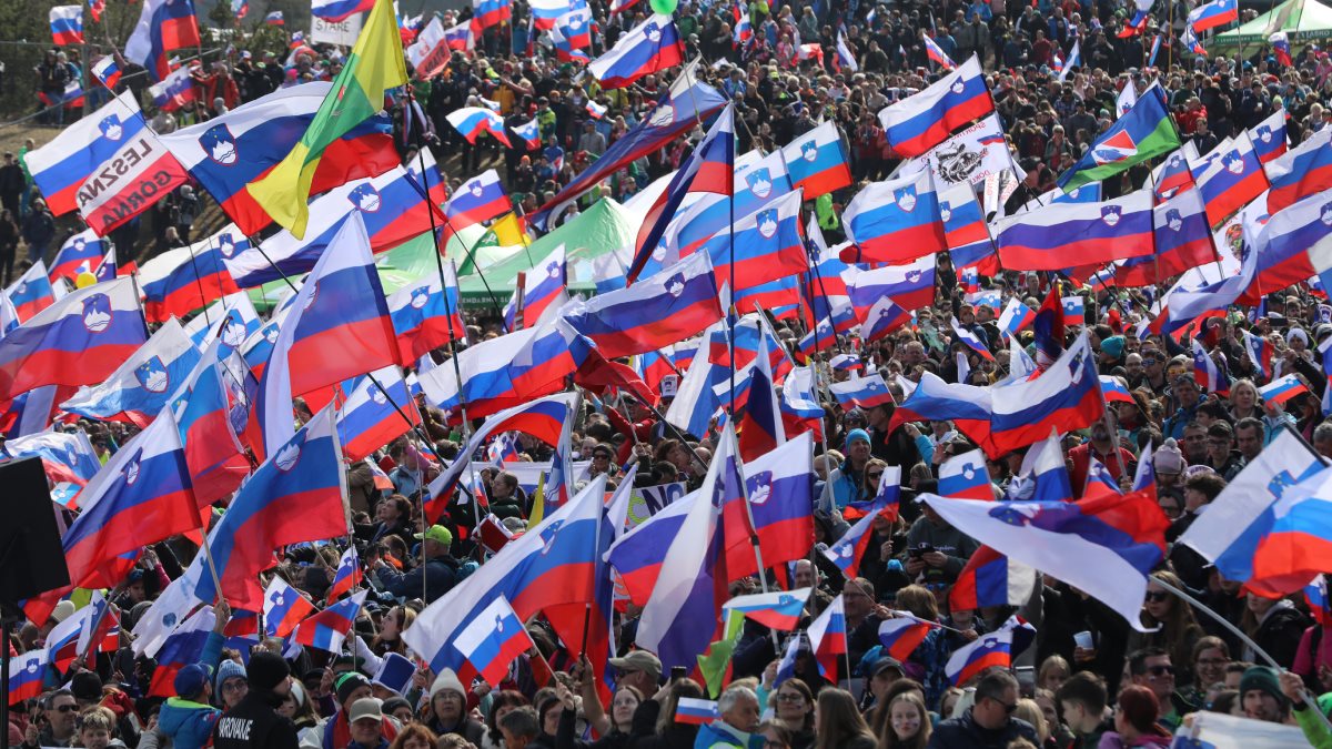 Navijači v pričakovanju pestre zimske sezone: Vstopnice za svetovni ...